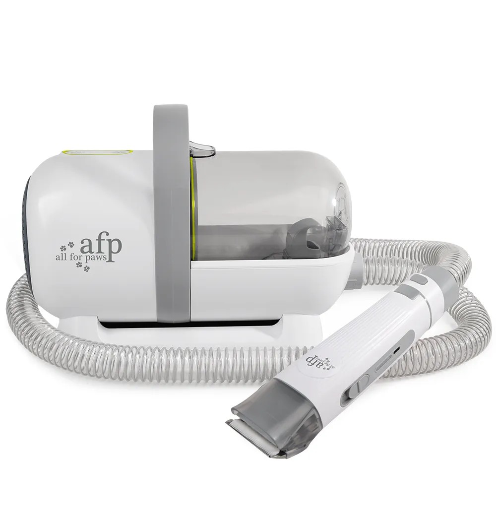 Lemmiklooma hoolduskomplekt imab looma karvad ja mustuse